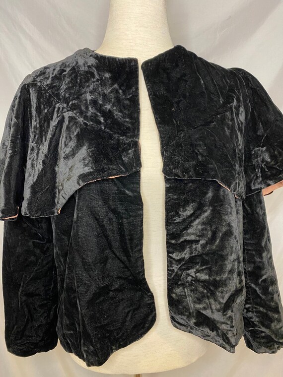 1930s silk velvet theater jacket with attached capele… - Gem