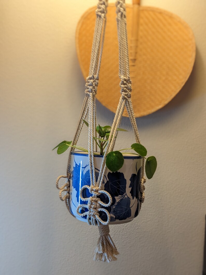 Macrame Hanging Plant Pot - Etsy