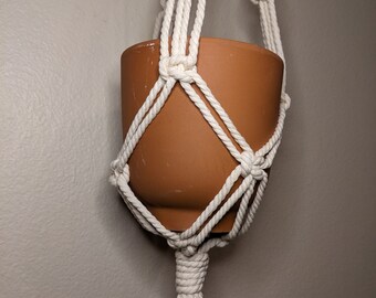 Macrame Hanging Plant Pot - Etsy