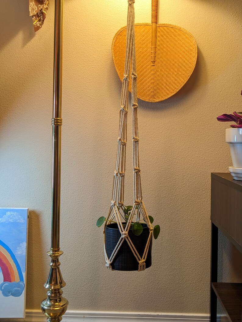 Macrame Hanging Plant Pot - Etsy