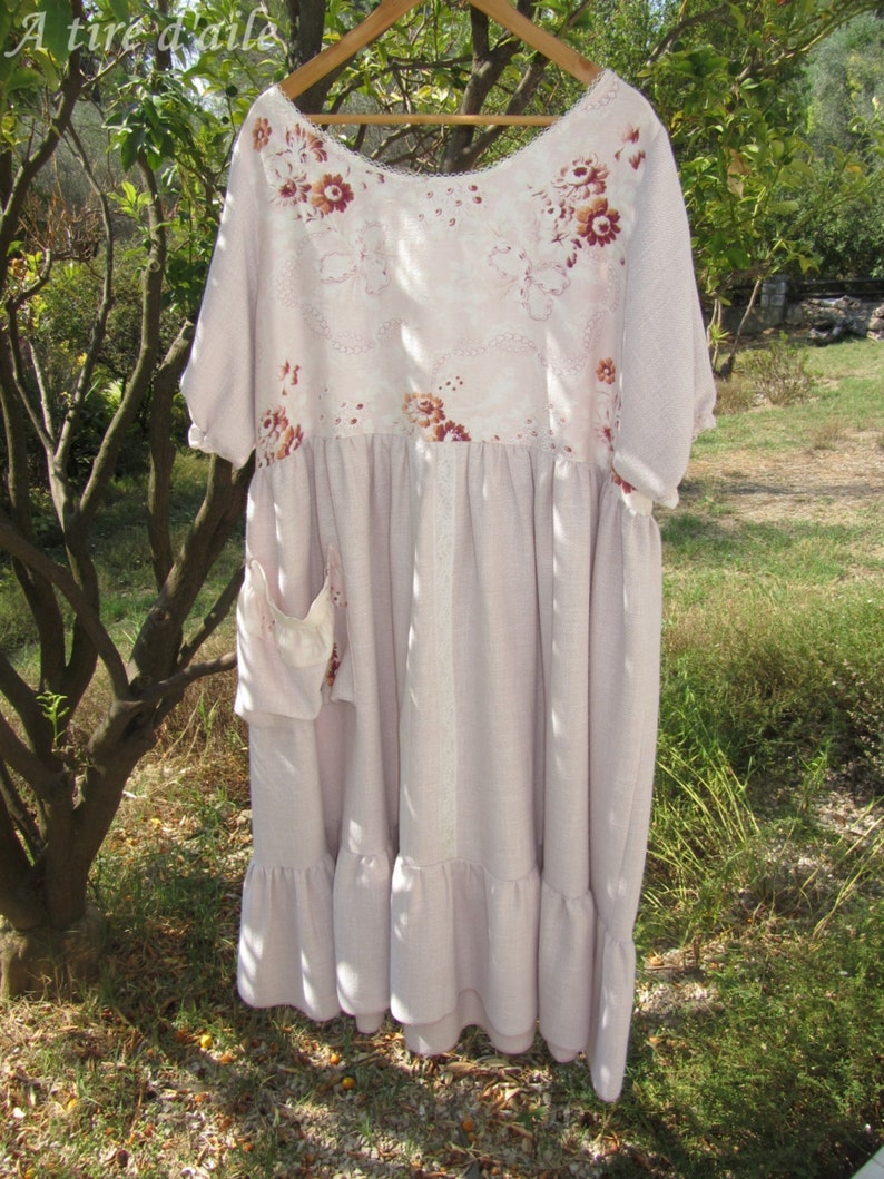 Robe rose pâle empiècement fleuri romantique et shabby chic grande ...
