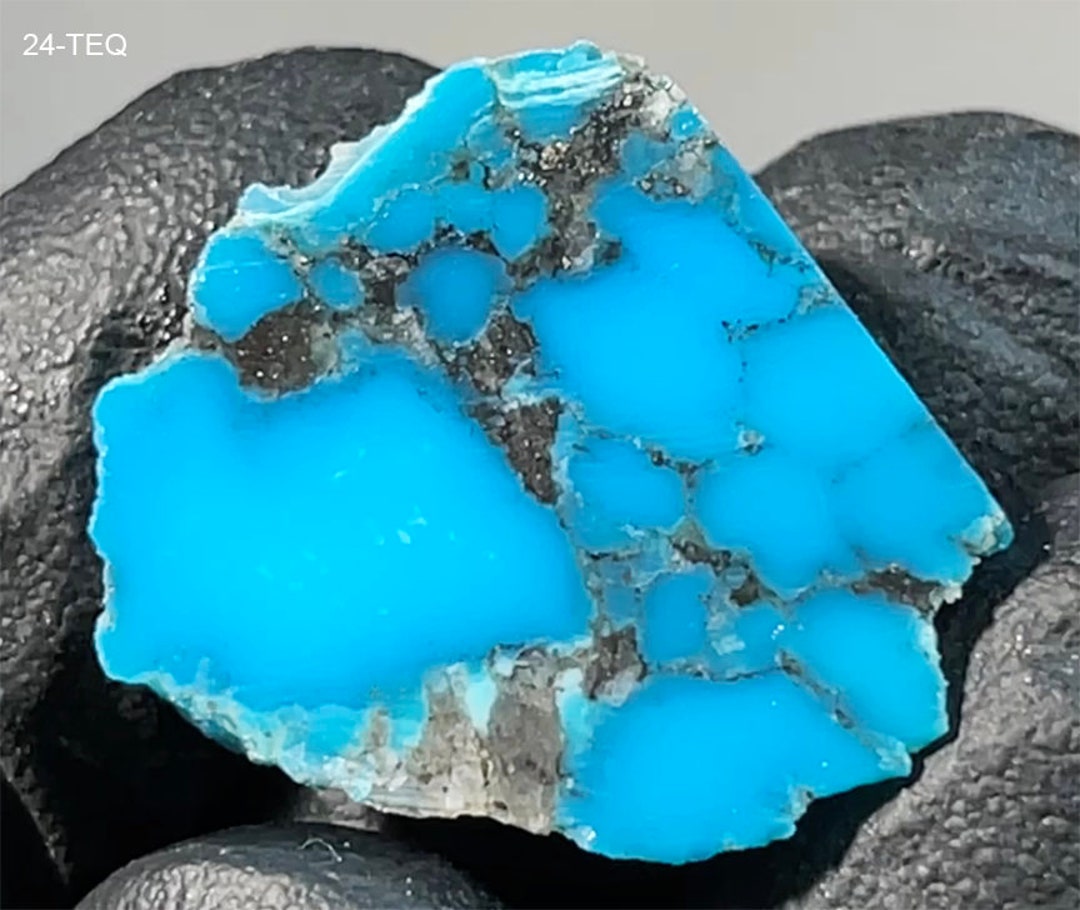 Kingman Turquoise High Grade Rough W/ Deep Blues - Nice 29ct - GENUINE ...