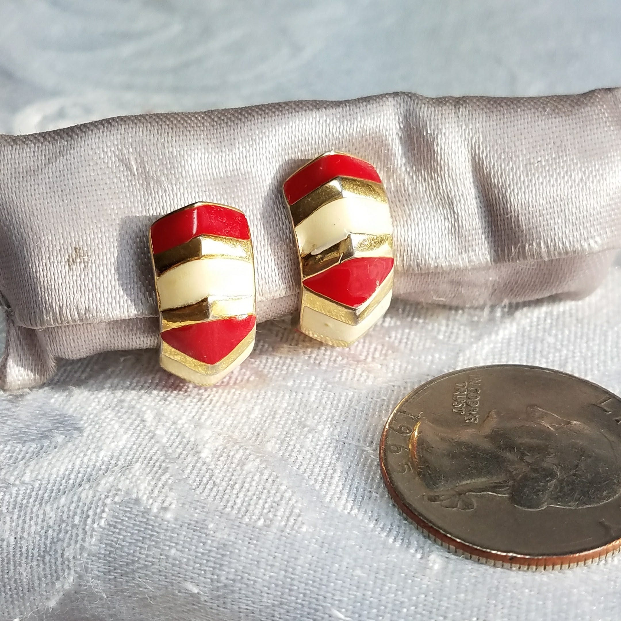 Vintage Red Cream Gold Clip on Earrings, Gold Tone Ribbed Chevron Ivory ...