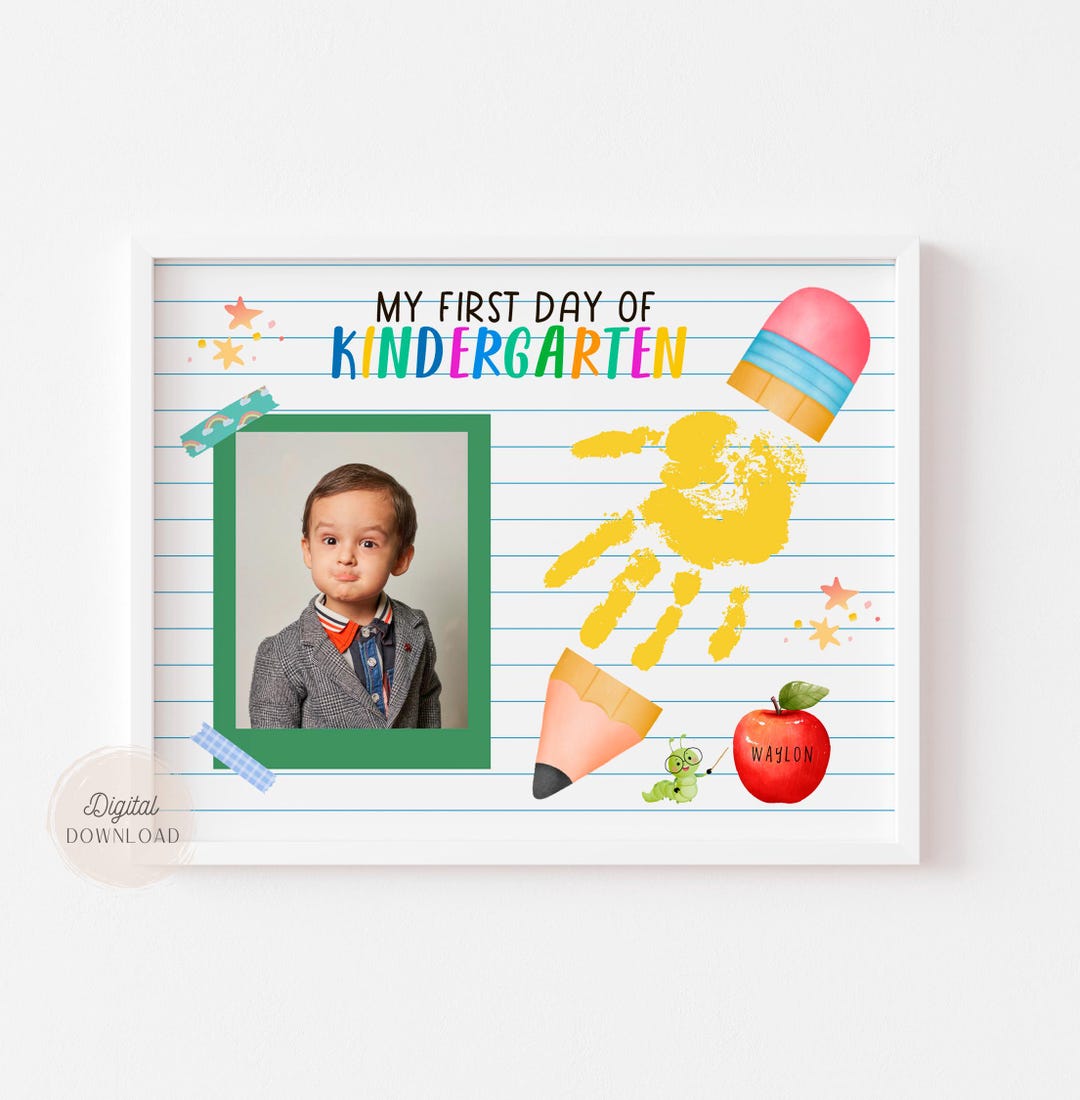1st First Day of Kindergarten Board With Handprint Art and Photo ...