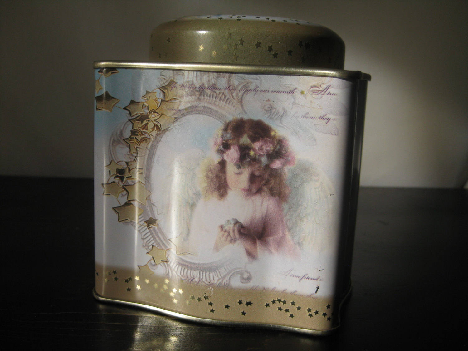 Angel Friendship Theme Storage Tin / Scalloped-shaped Angel Tin ...