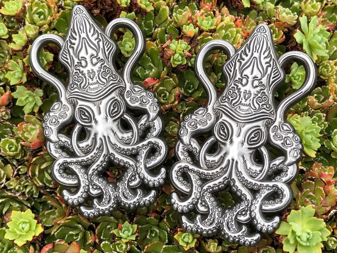 Giant Kraken 3D Pin Badge, Knotwork Squids, Canine Skull Head - Etsy