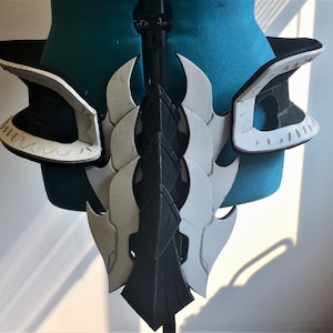 Monster Hunter World: Female Odogaron Armor Cosplay Pattern Bundle ...