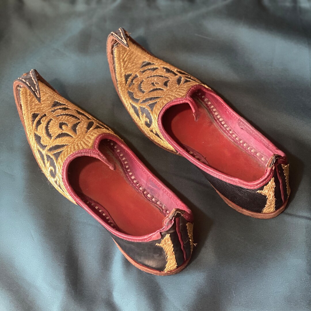 Vintage Embroidered Khussa Punjabi Style Shoes, Black With Gold, Maroon ...