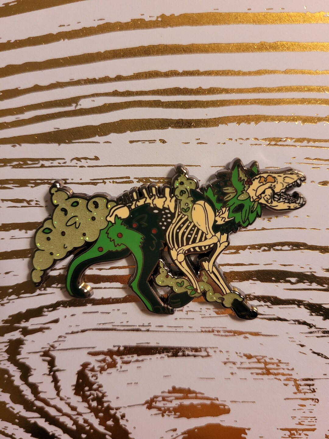Natural Undead Wolf Enamel Pin Skeleton Skull Beast Extinct Lapel Grey ...