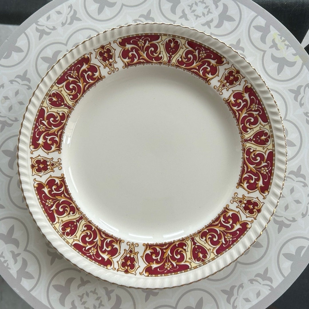 Vintage Johnson Bros Old English Dinnerware Set - 24 Pieces, Gilded ...