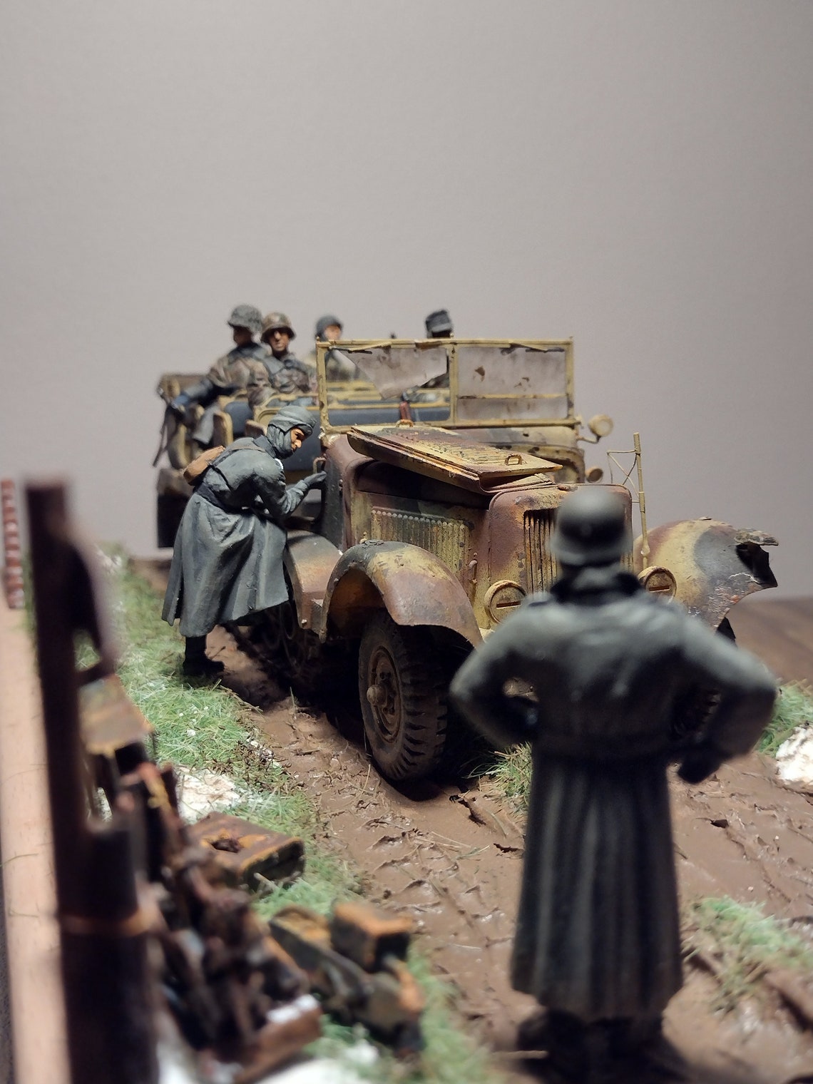 Kaputt 1/35 Scale German Sd.kfz.6 Half Track With Figures - Etsy