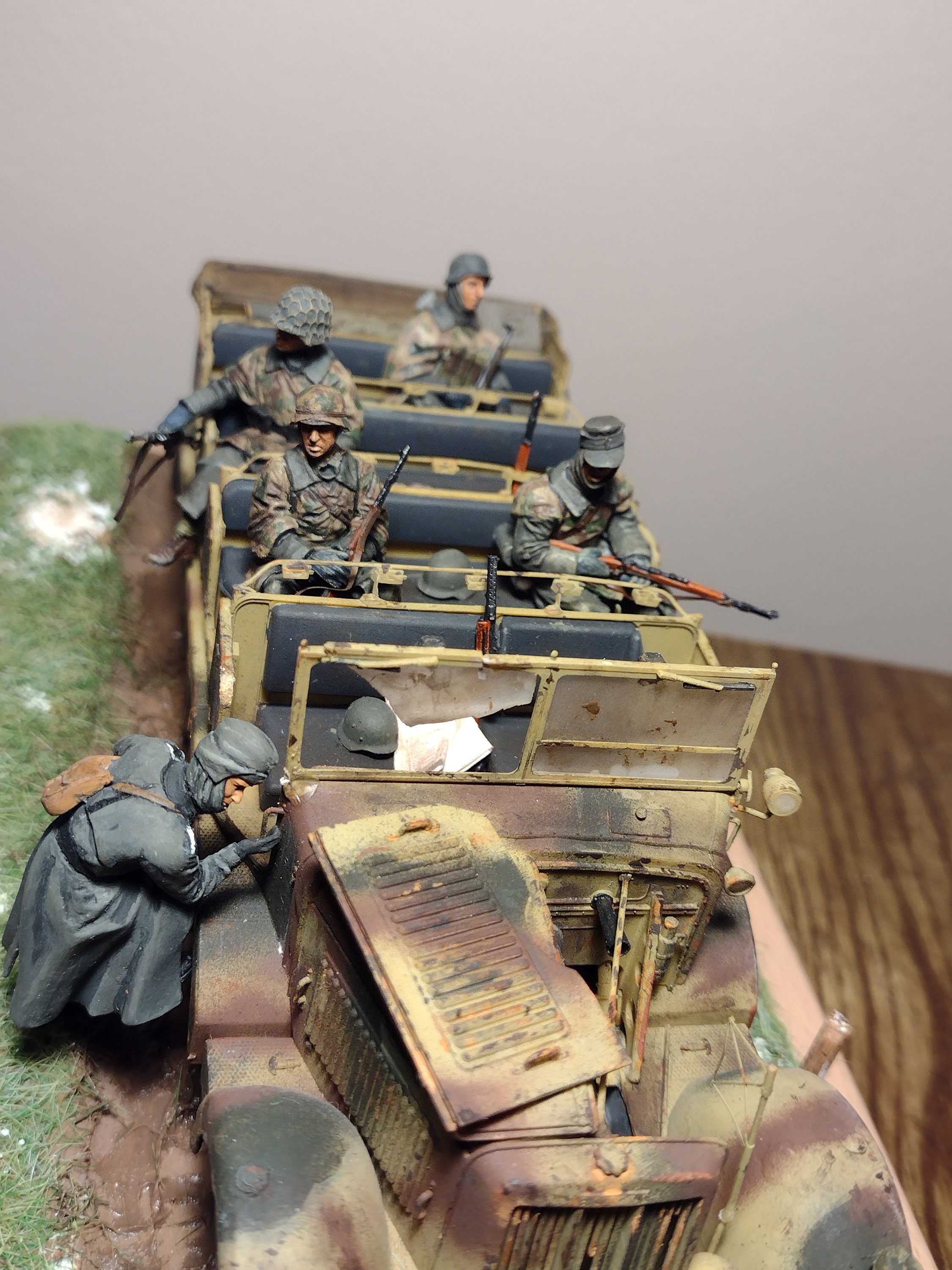 Kaputt 1/35 Scale German Sd.kfz.6 Half Track With Figures - Etsy