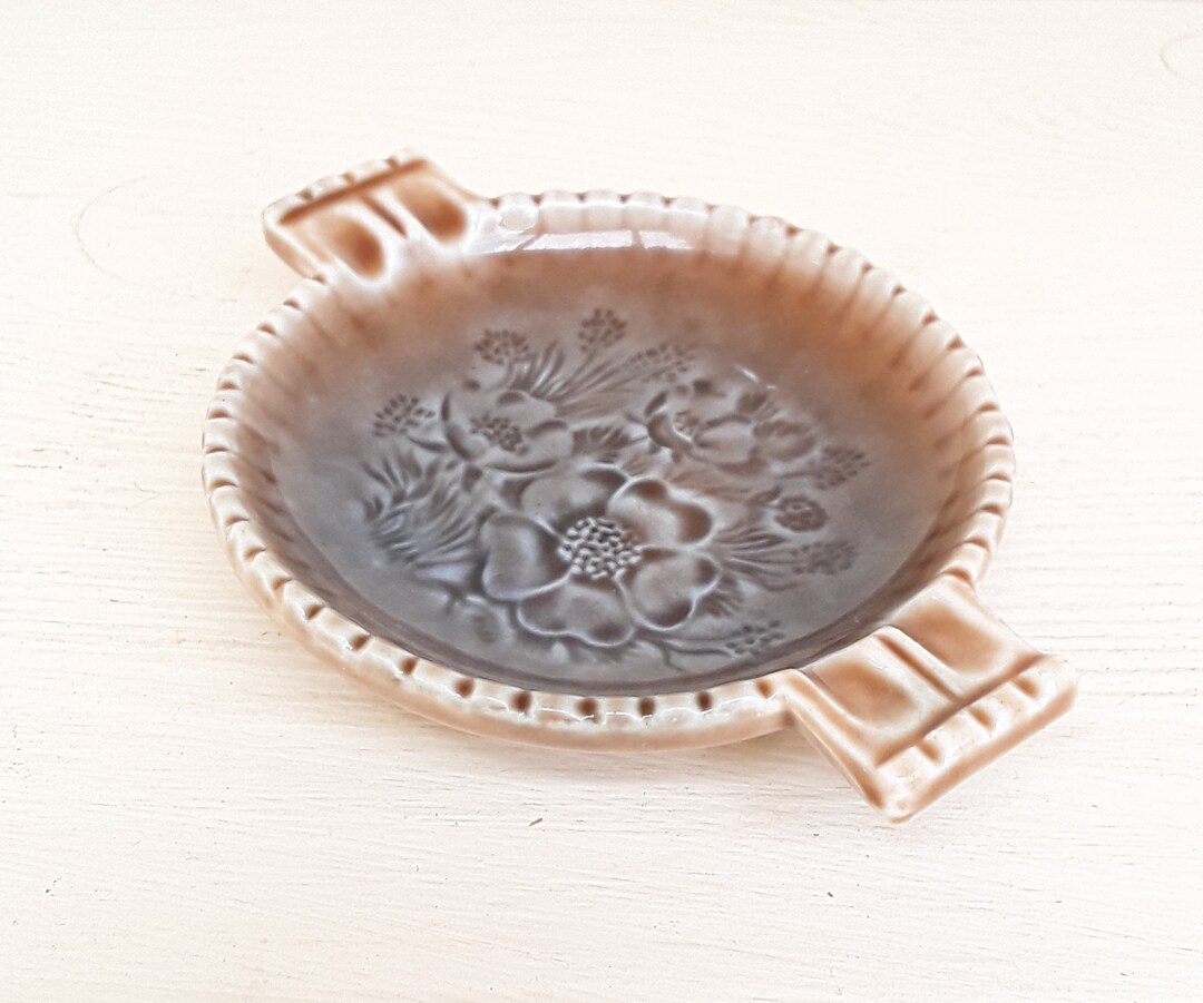 Vintage Wade of Ireland, grey ombre trinket dish. Wade embossed pin ...