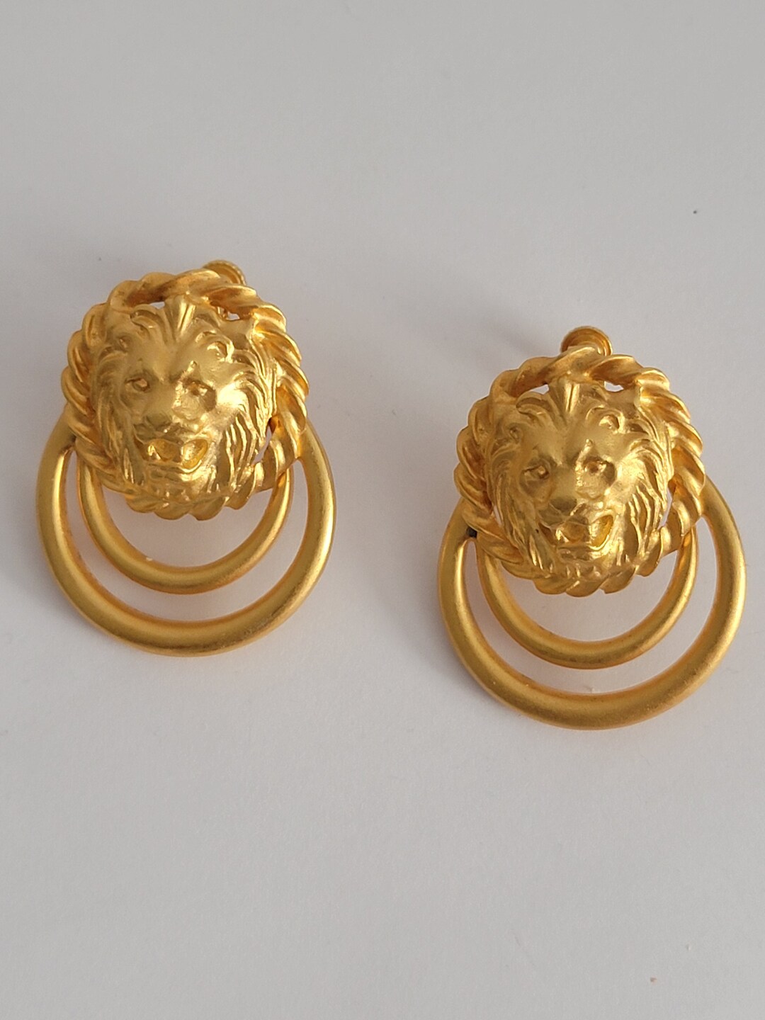 Vintage Goldtone Lion Door Knocker Style Clip-on Earrings - Etsy