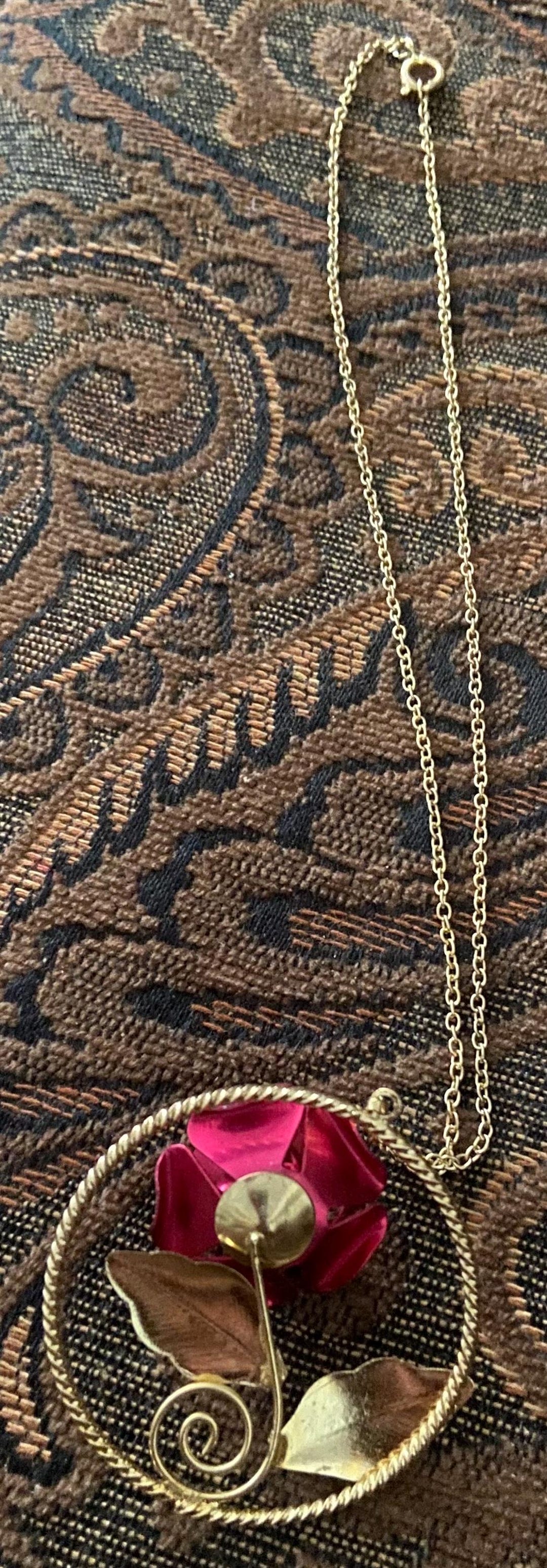 Beautiful Vintage Five and Dime Rose Gold Toned Necklace. Mint. the ...