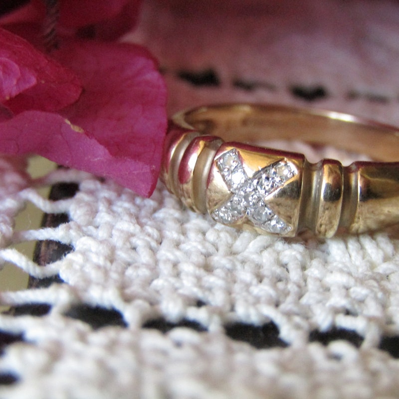 Kiss Ring - Etsy