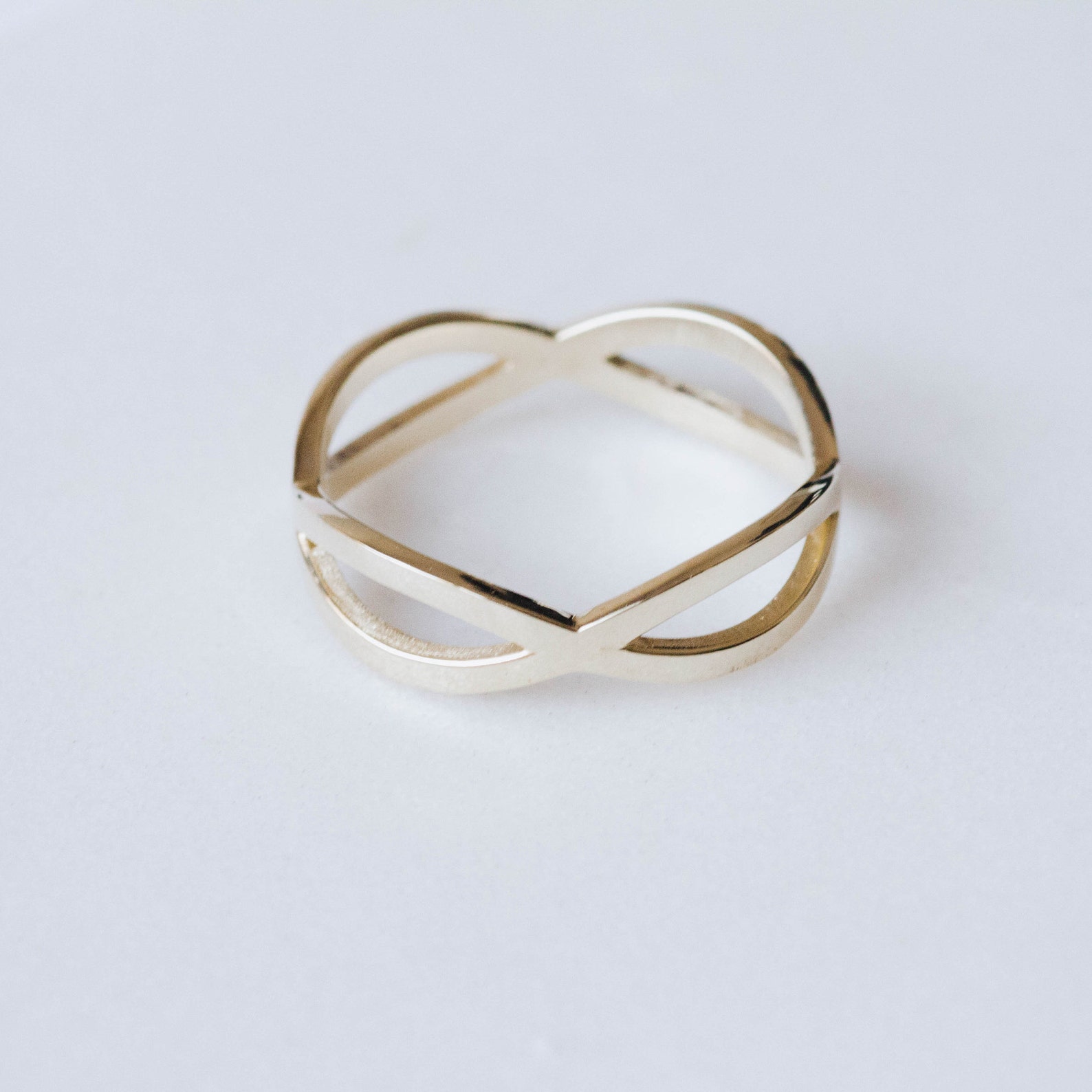 Solid Gold Crossover Ring – Wavy Wedding Band, Stacking Ring - Etsy