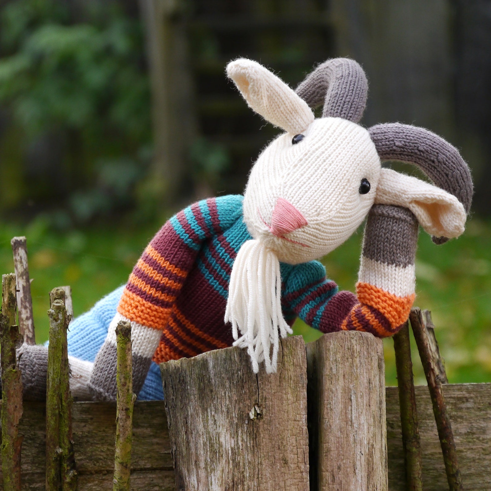 ERICH THE GOAT Knitting Pattern - Etsy