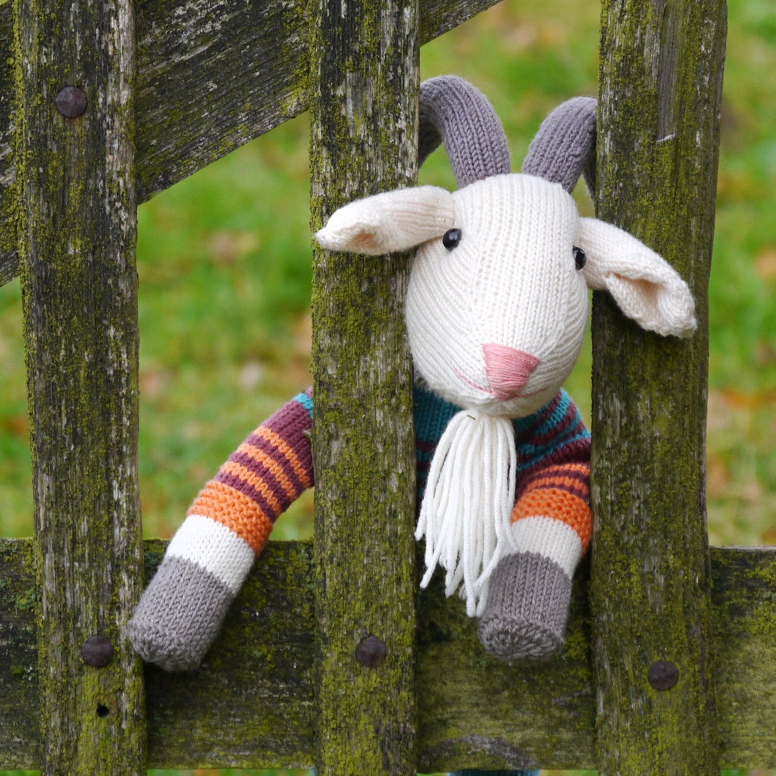 ERICH THE GOAT Knitting Pattern | Etsy