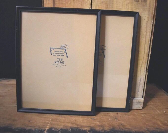 Vintage Frame Set, Black Frames, Bookshelf Styling, Vintage Picture ...
