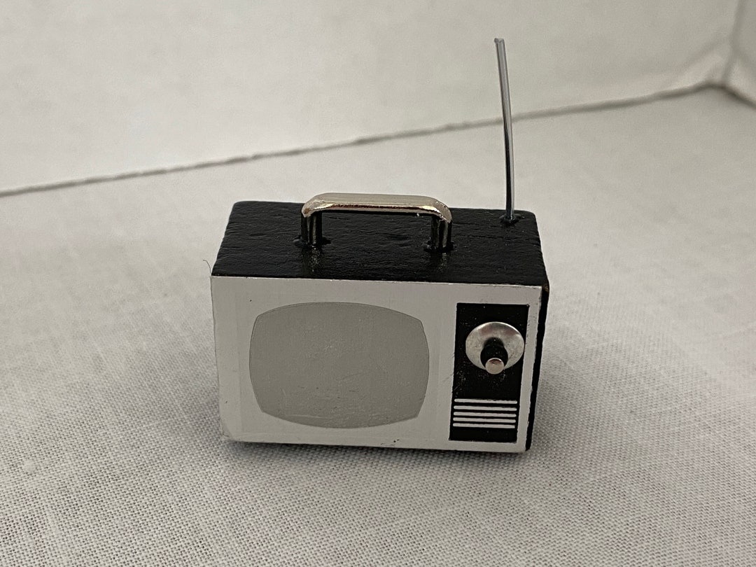 Dollhouse Miniature Television ~ TV ~ Portable TV ~ Vintage ~ 1:12th ...