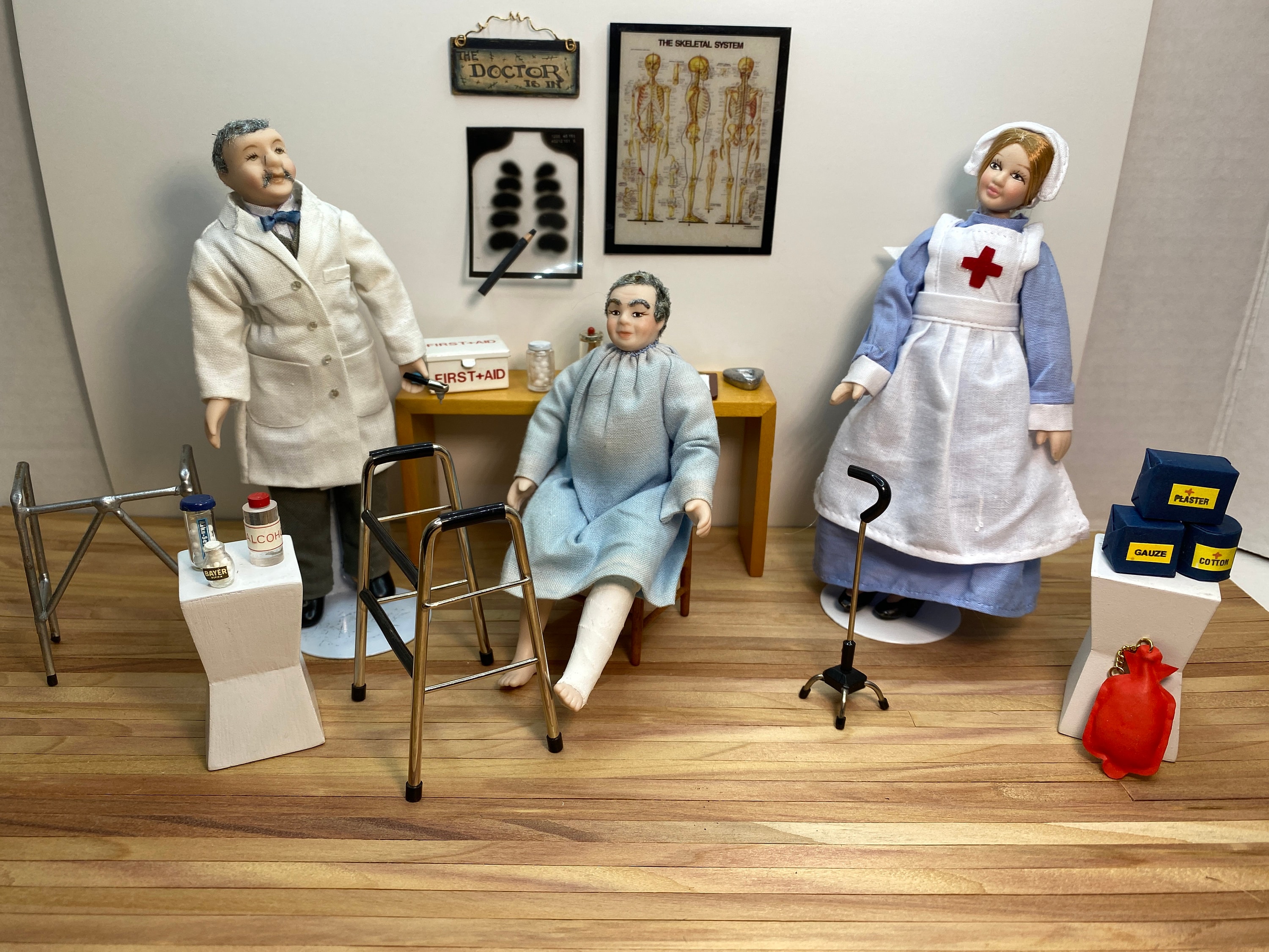 Dollhouse Miniature Medical Accessories ~ Doctor ~ Nurse ~ Patient ...