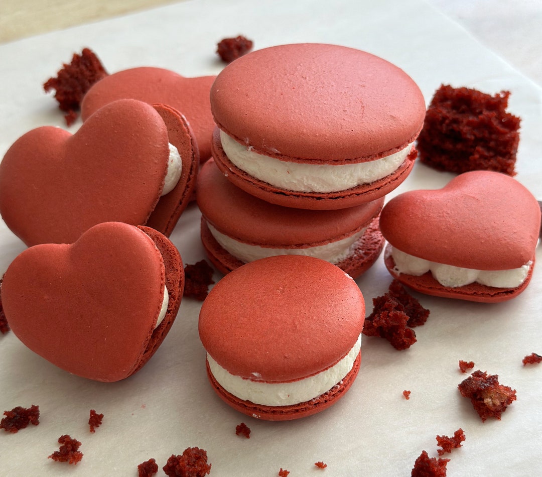 Red Velvet Macarons With Red Velvet Cake Korean Style Fatcarons per ...
