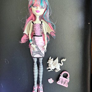 G1 Vintage Monster High Dolls. Rochelle Goyle Dolls. Haunted Rochelle ...