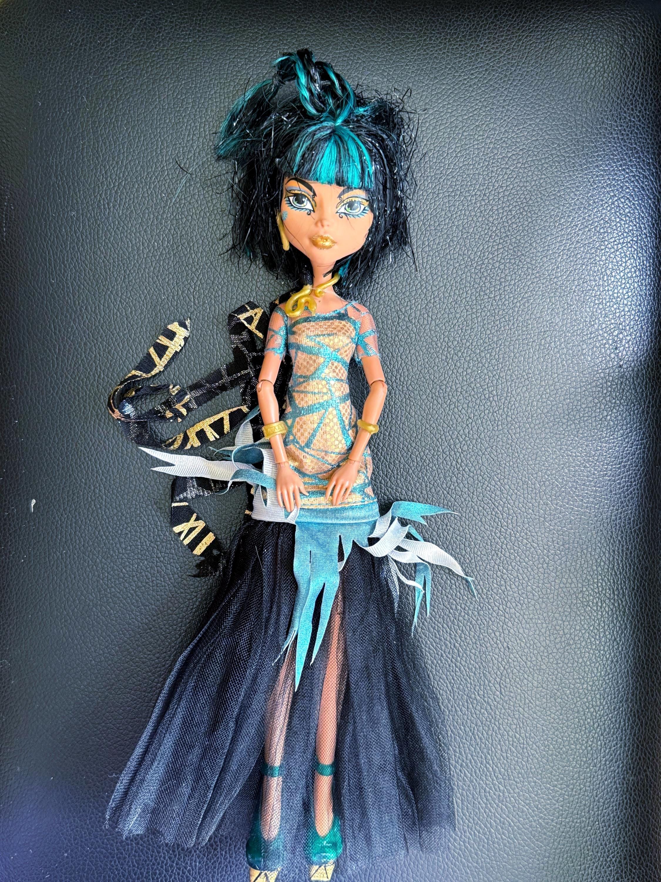 G1 Vintage Monster High Dolls. Cleo and Nefera Dolls. Picture Day, I ...