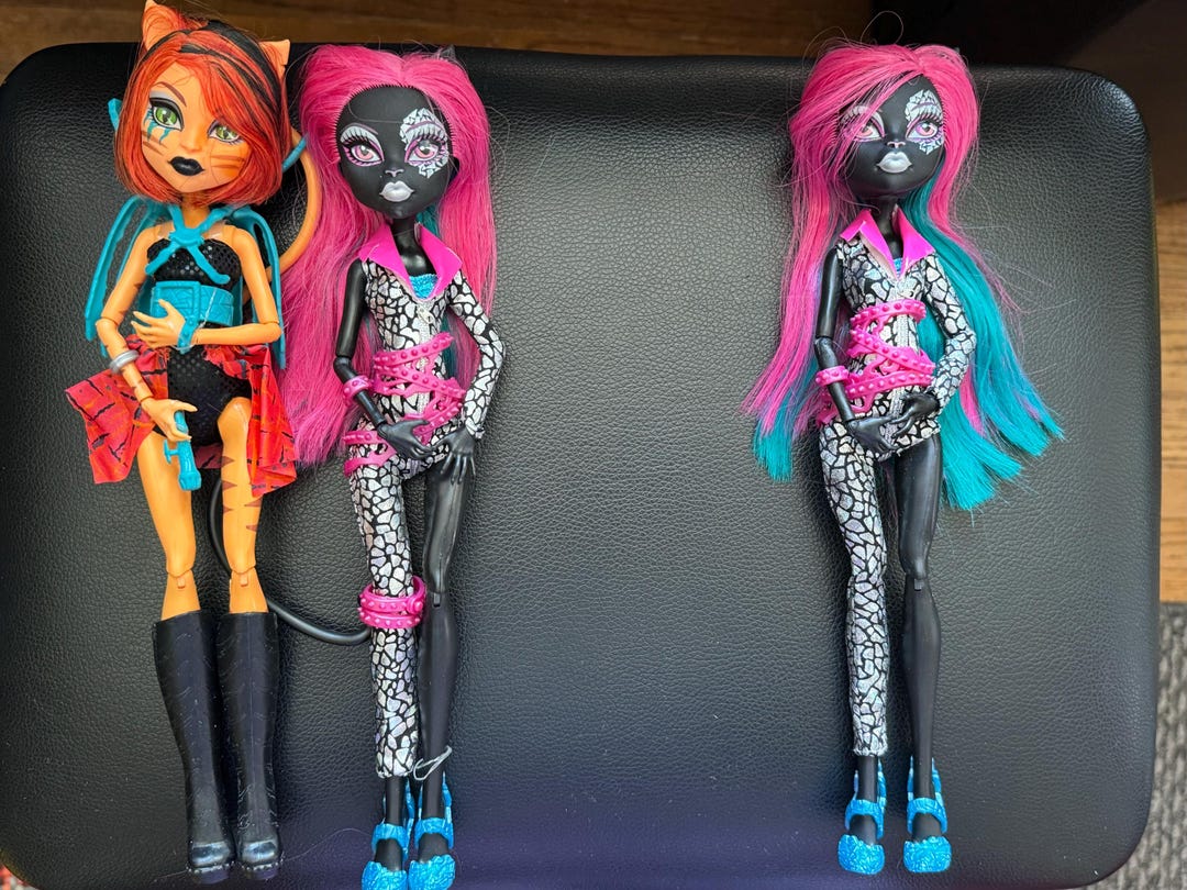 G1 Monster High Dolls. Fierce Rockers Toralei and Catty Noir. Christmas ...