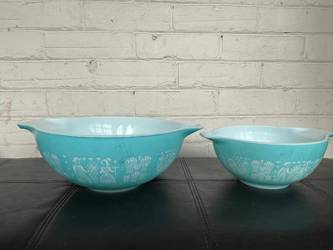 Vintage Turquoise Amish Pyrex 2 Bowl Set. 442 and Unknown. Cinderella ...