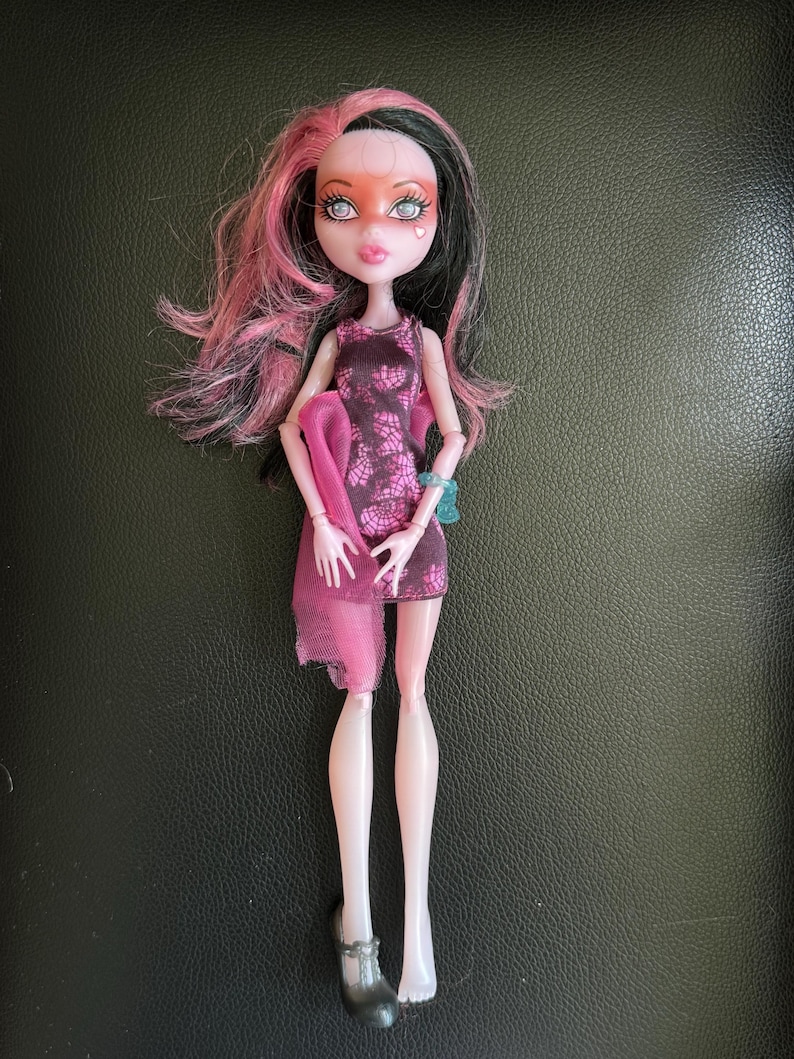 G1 Vintage Monster High Dolls. Draculaura Draculocker, Haunted ...