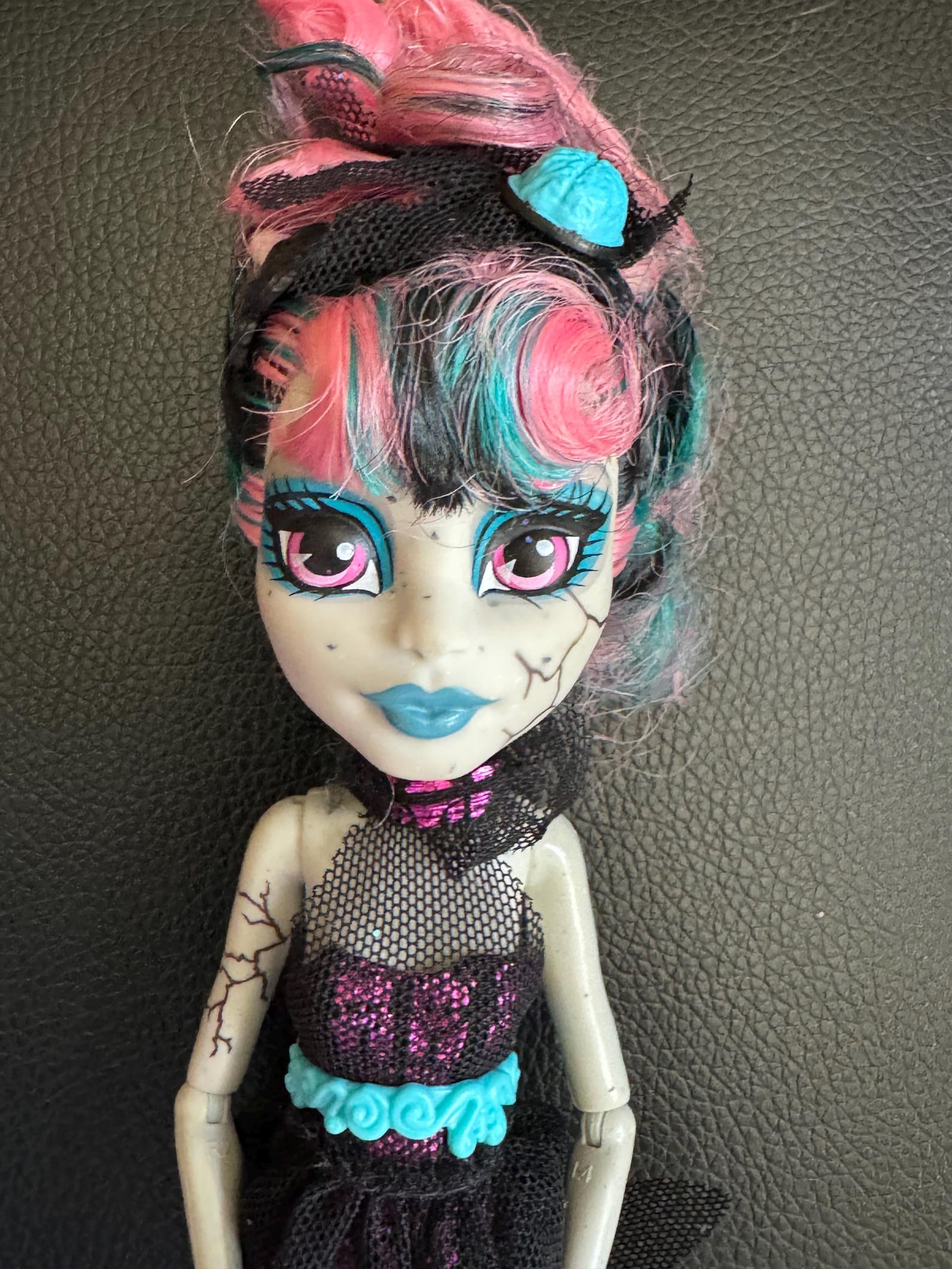G1 Vintage Monster High Dolls. Rochelle Goyle Dolls. Haunted Rochelle ...