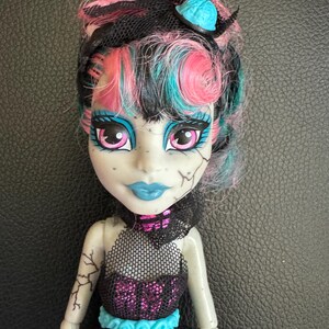 G1 Vintage Monster High Dolls. Rochelle Goyle Dolls. Haunted Rochelle ...