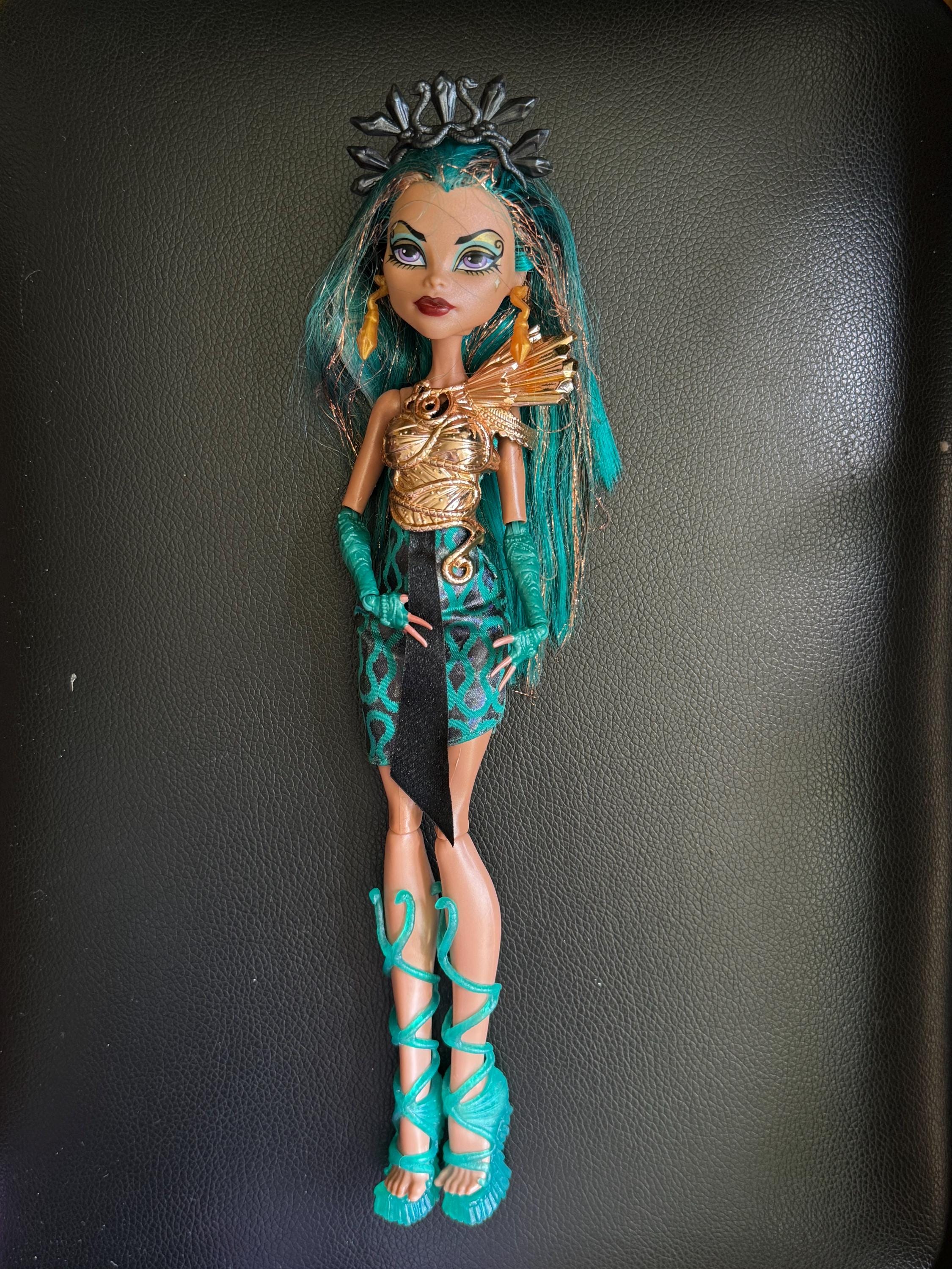 G1 Vintage Monster High Dolls. Cleo and Nefera Dolls. Picture Day, I ...