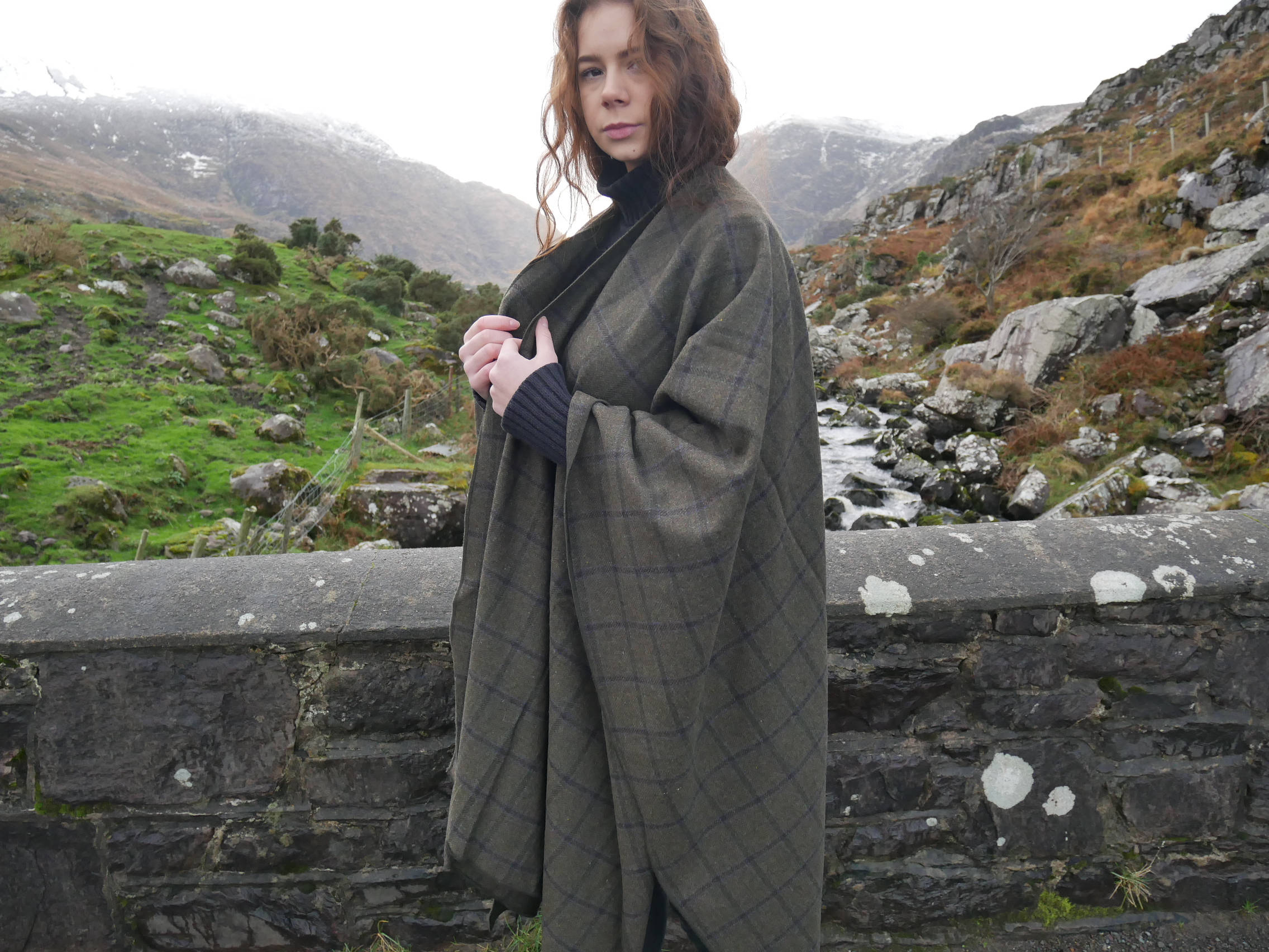 Irish tweed ruana, Irish wrap, large shawl -arisaid - moss green ...