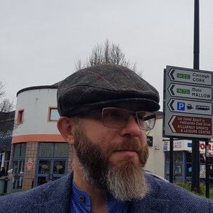 Traditional Irish Tweed Flat Cap - Paddy Cap - Green/red/blue Tartan ...