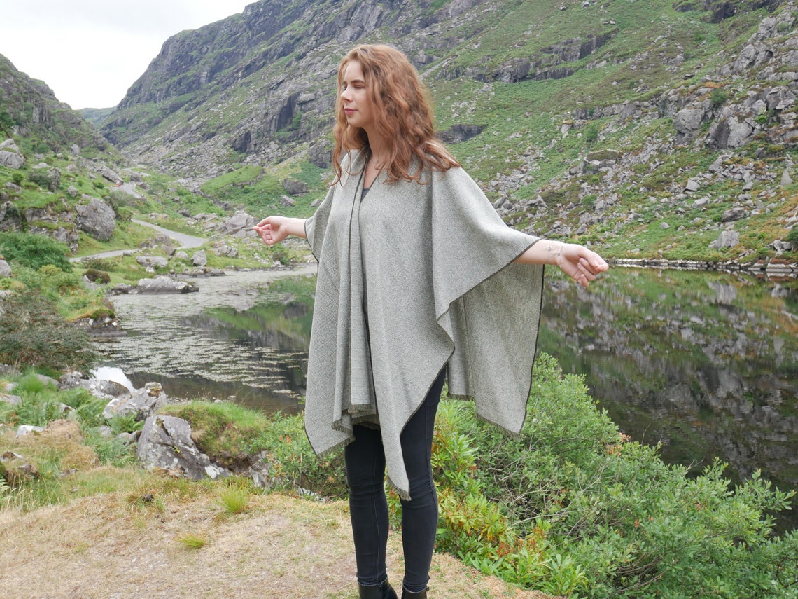 Irish Donegal Tweed Wool Ruana Wrap Arisaid Grey/green - Etsy