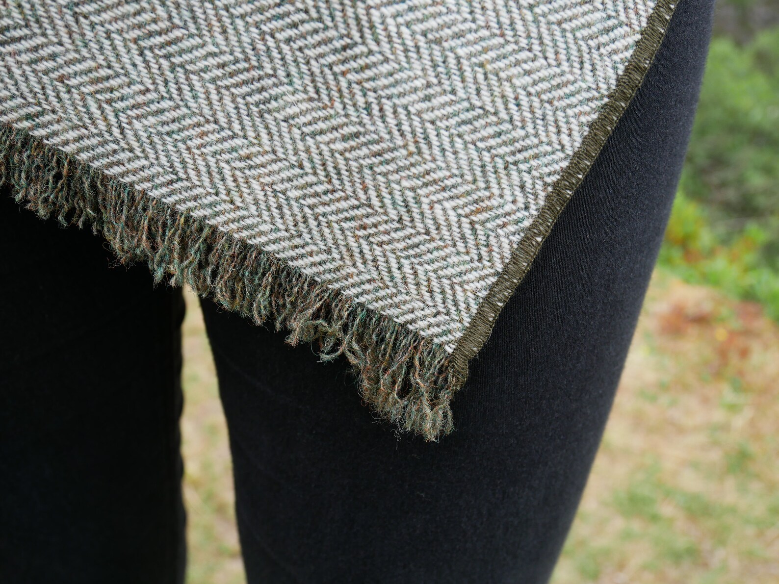 Irish Donegal Tweed Wool Ruana Wrap Arisaid Grey/green - Etsy