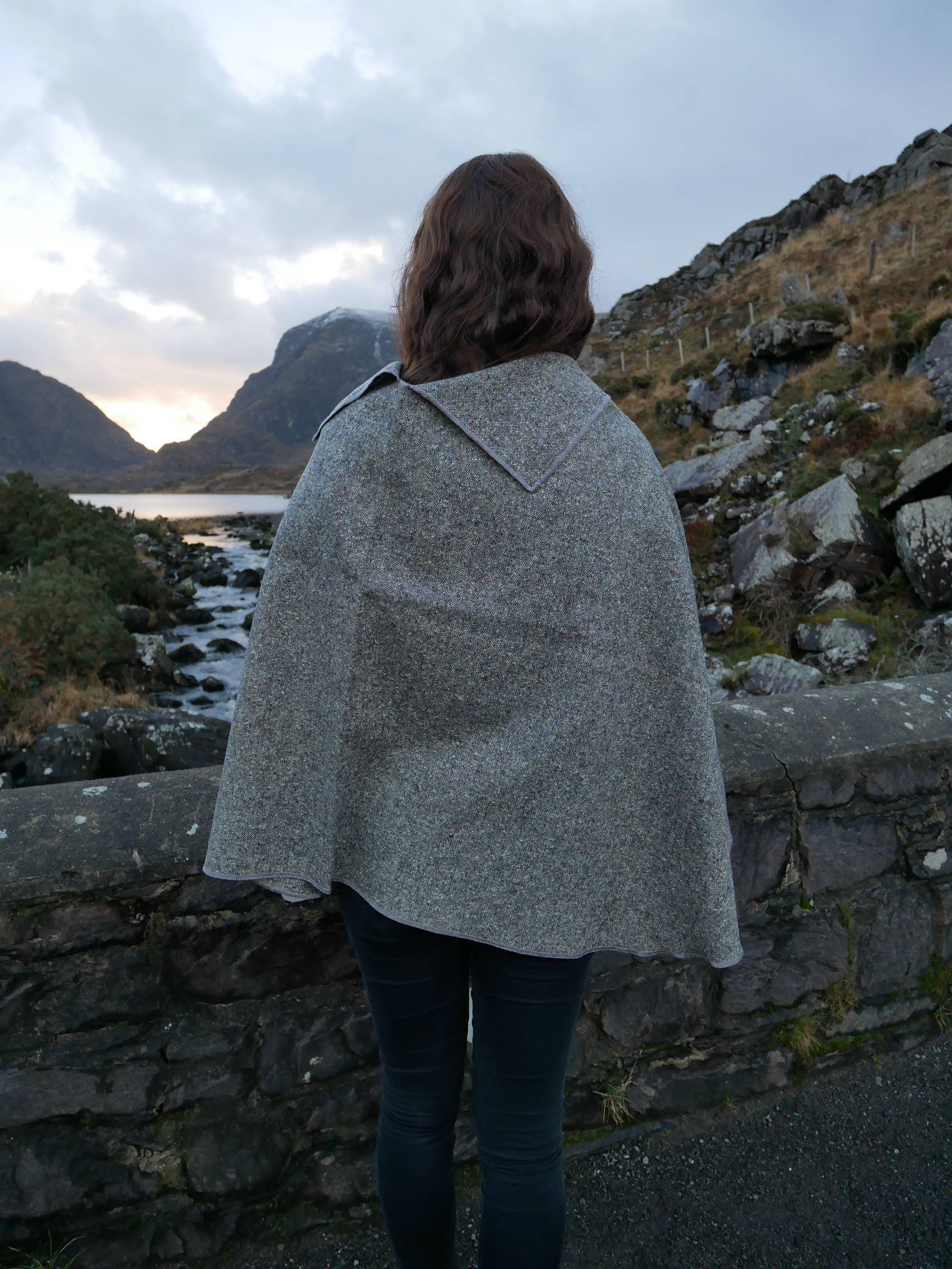 Versatile 3in1-Irish tweed poncho, cape & shawl - grey / multi-colour ...