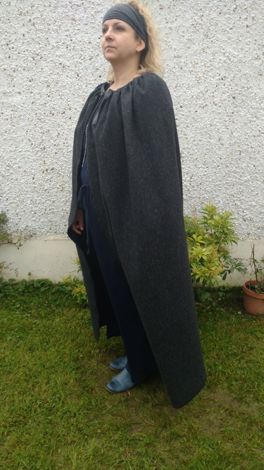 Medieval Wool Cloak - 100% Pure New Wool - Irish Tweed - Charcoal ...