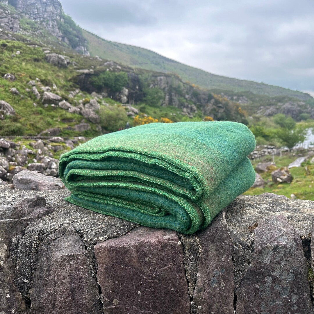 Luxurious Heavy 100% Pure New Irish Wool Blanket – Mulesing-free ...