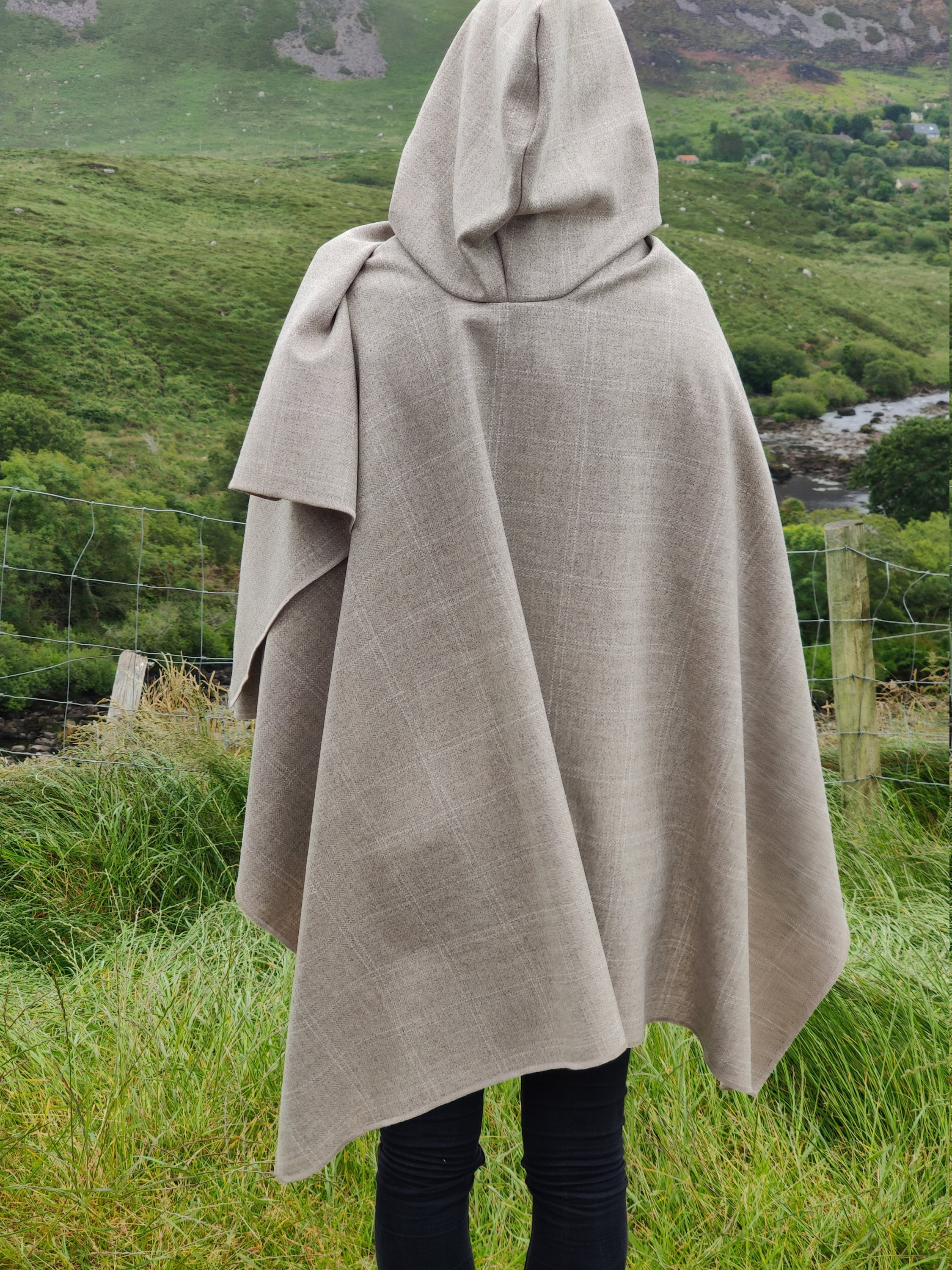 Irish soft lambswool ruana wrap, cape, arisaid - cream/beige with ...