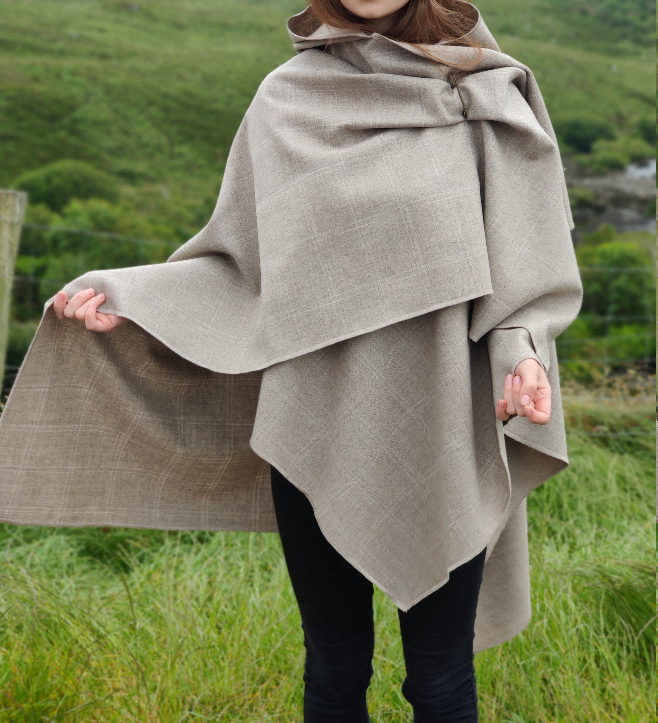 Irish soft lambswool ruana wrap, cape, arisaid - cream/beige with ...