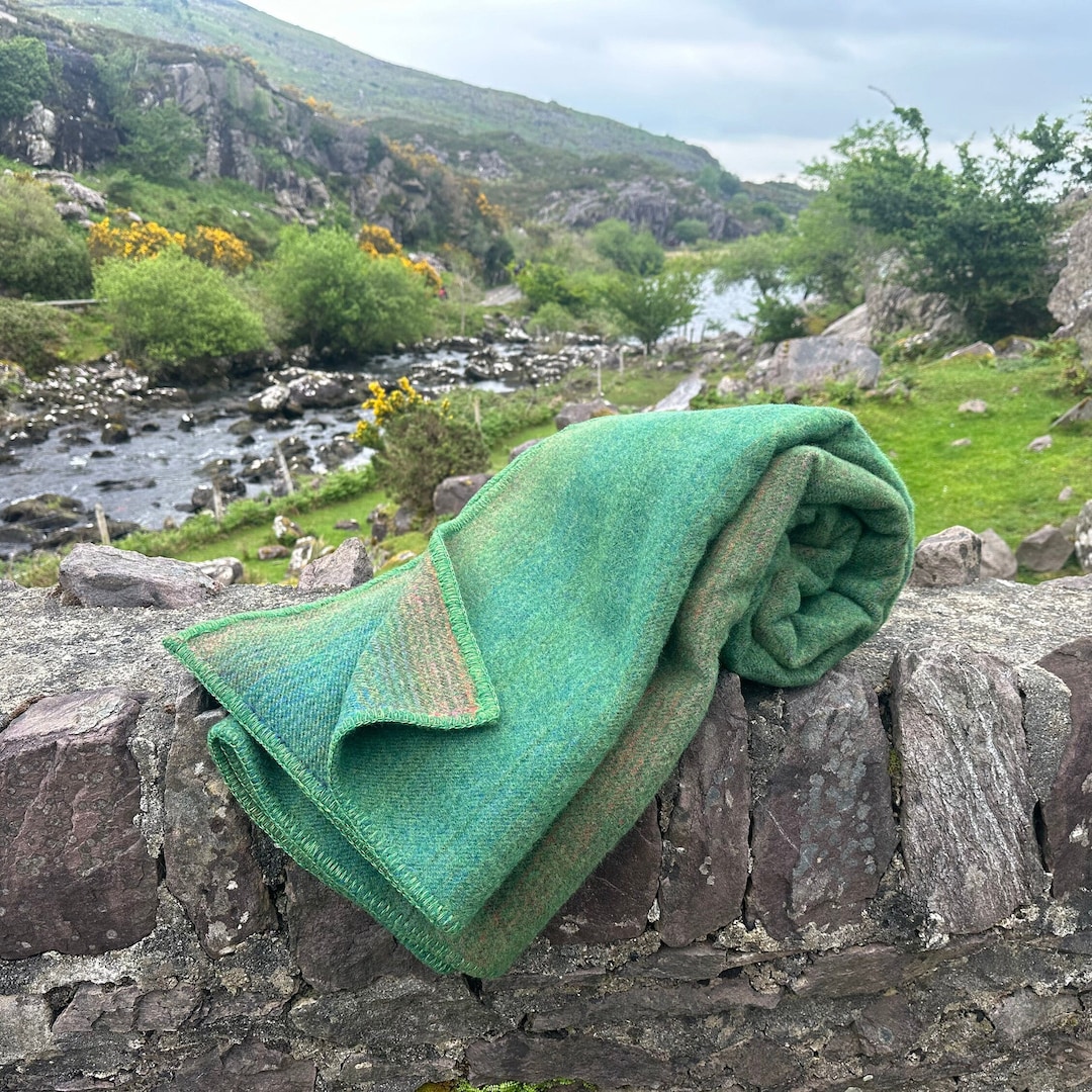 Luxurious Heavy 100% Pure New Irish Wool Blanket – Mulesing-free ...