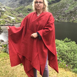 Irish Tweed Wool Ruana, Wrap, Cape, Coat, Arisaid- Red - Lightweight ...
