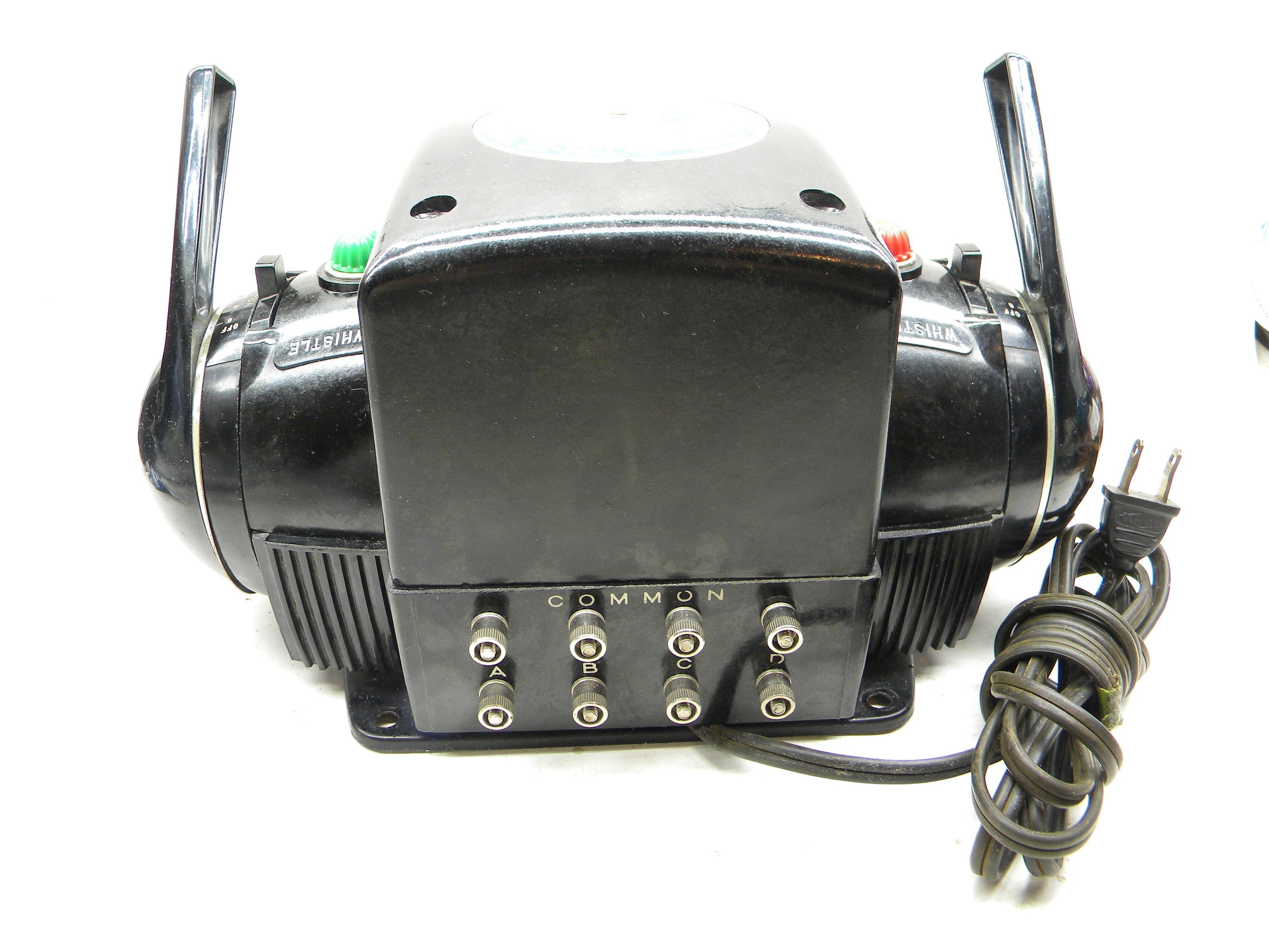 Lionel ZW 275 Watt 4 Train Trainmaster Transformer With Whistle ...