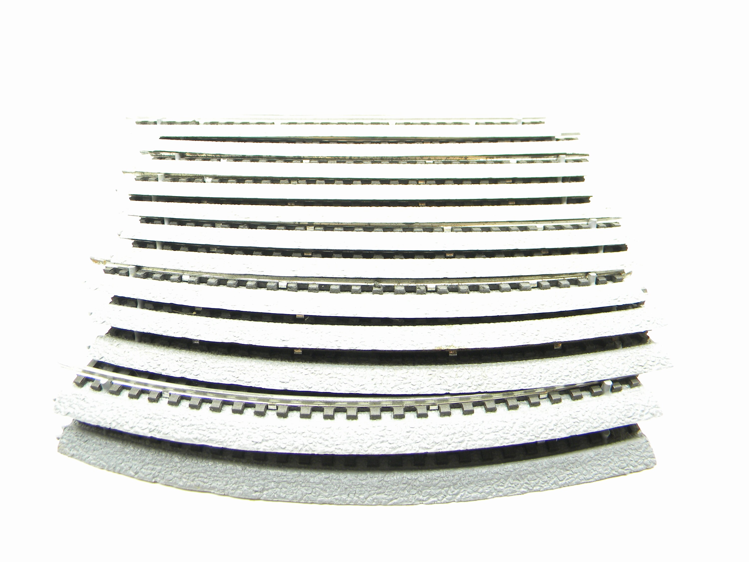 Vintage Marx HO Curve Track With Roadbed Gray Full Circle of 12 ...