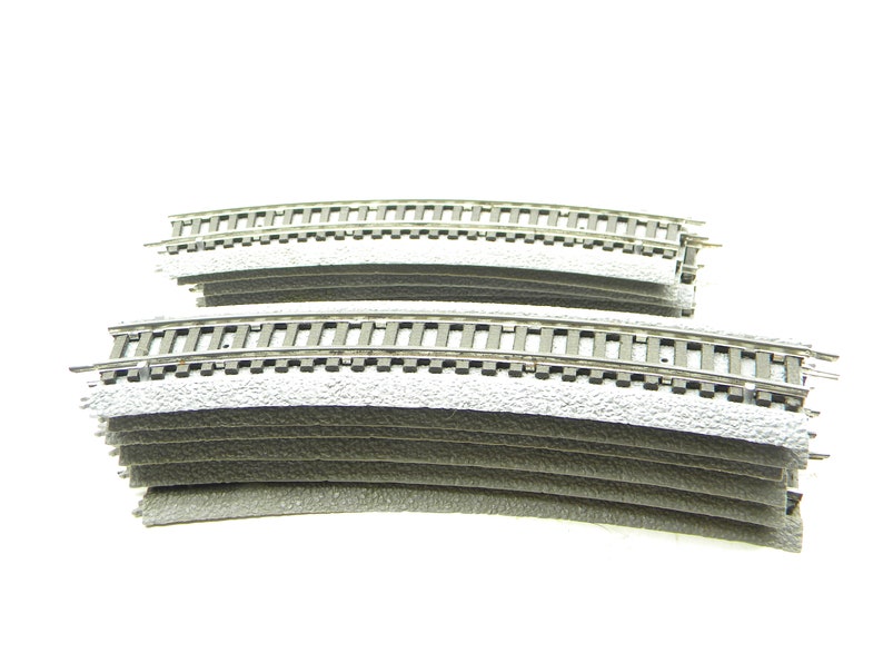 Vintage Marx HO Curve Track With Roadbed Gray Full Circle of 12 ...