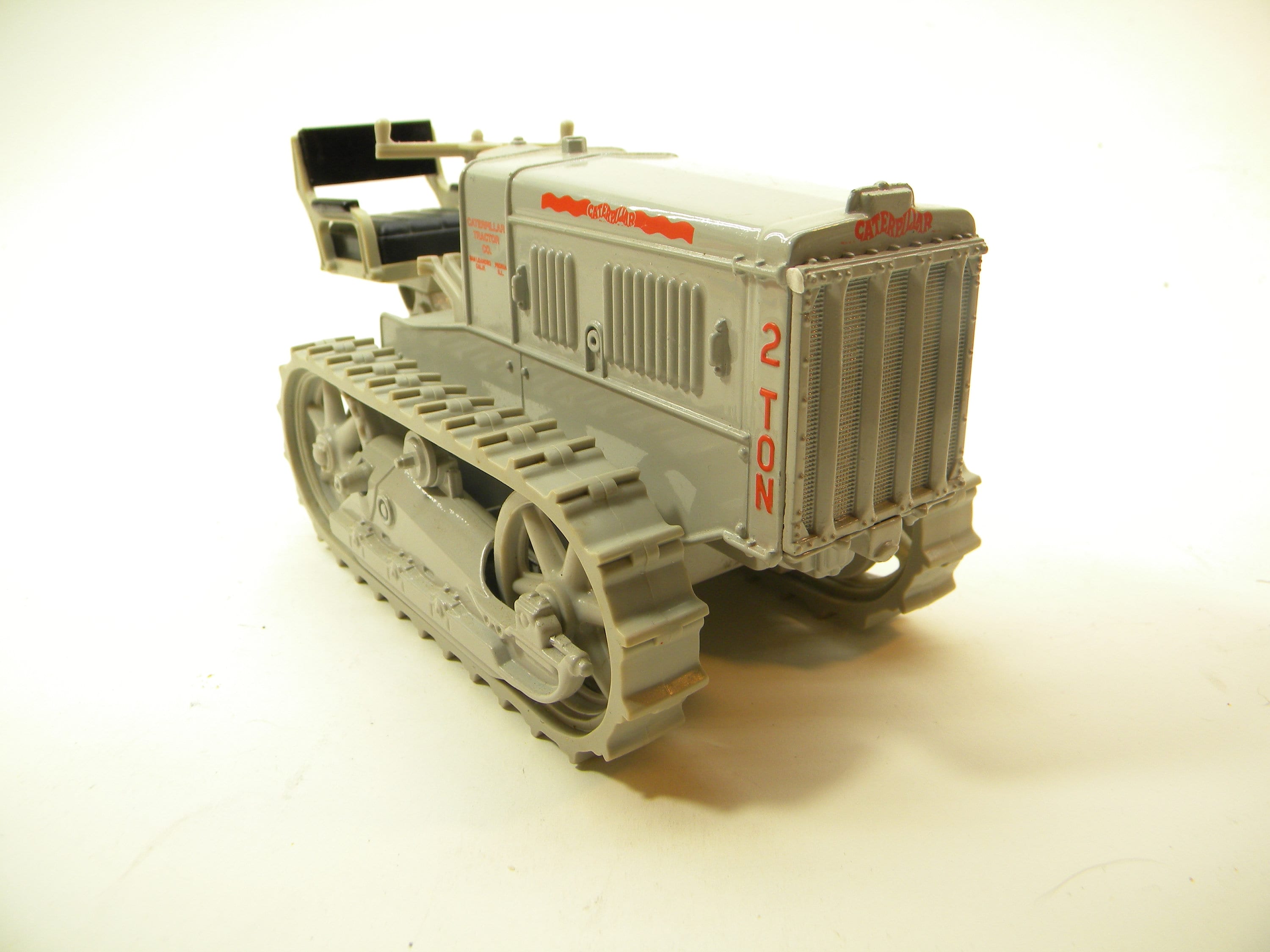 Ertl 2438 Caterpillar Holt 1928 2 Ton Track Type Tractor 1:16 Scale Die ...